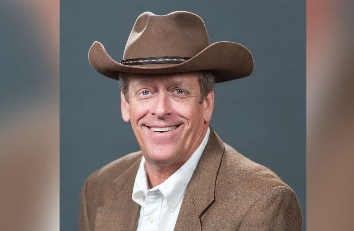 Texas Roadhouse CEO ‘Took His Own Life’ After COVID-19-Related Symptoms ...