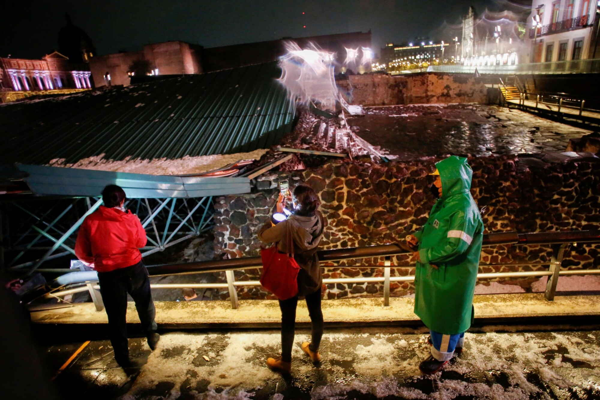 Storm Causes Structure Over Aztec Ruins to Collapse in Mexico City | NTD