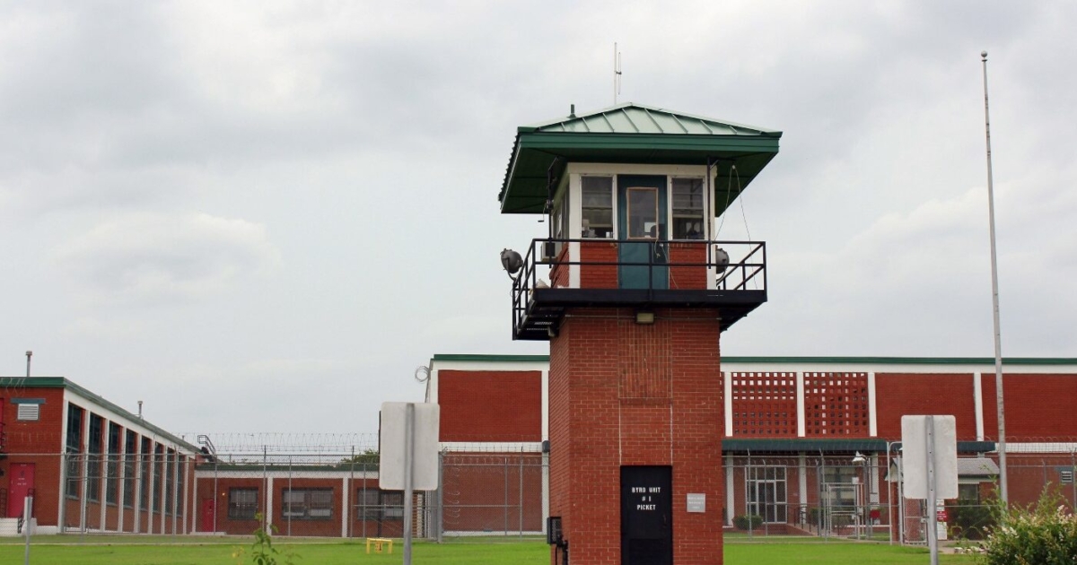Texas Prison Forced to Empty Ahead of Surge of Illegal Immigrant ...