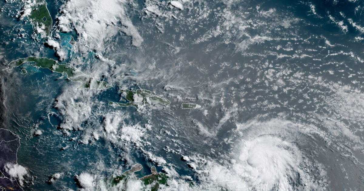 Hurricane Elsa Cuts Power, Batters Homes in Barbados | NTD