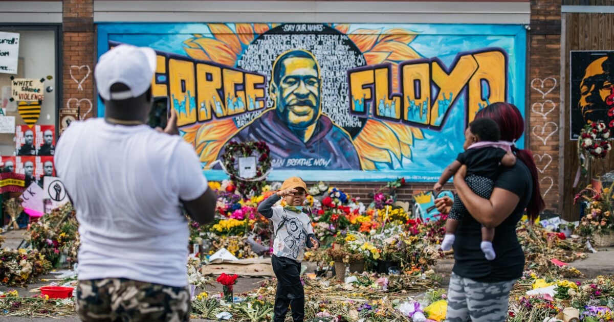 George Floyd Mural Destroyed by Lightning Strike, Witnesses Say; Cause ...
