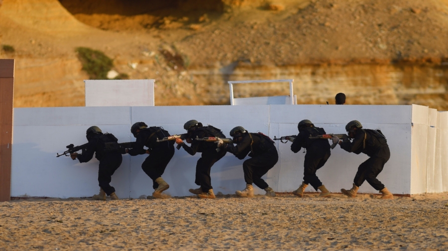 Pakistan CTD Kills 11 Suspected ISIS Members in Raid | NTD