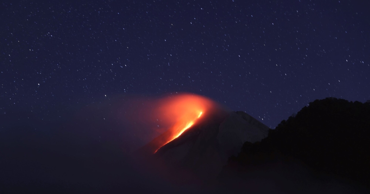 Lava Streams From Indonesia’s Mount Merapi in New Eruption | NTD