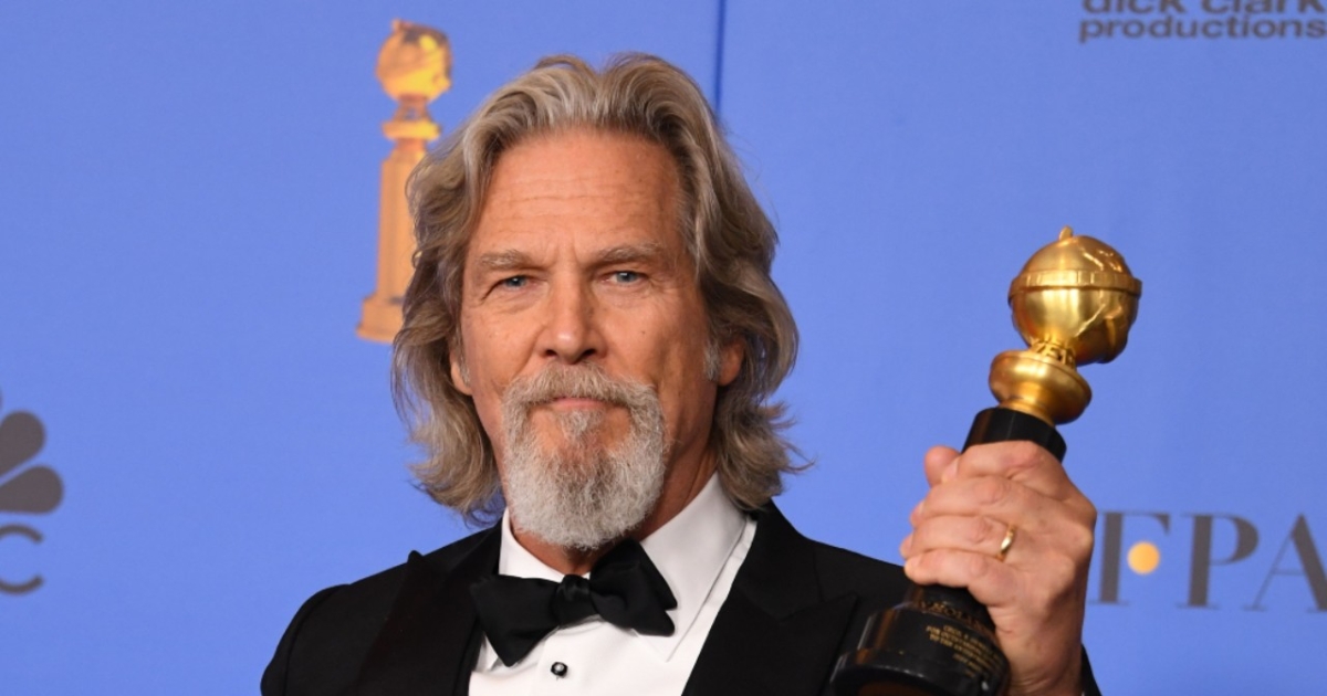 Jeff Bridges Says Tumor Shrank, COVID-19 ‘In Rear View Mirror’ | NTD