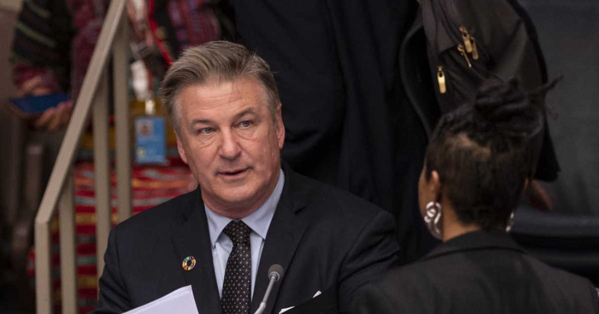 ‘She Was My Friend’—Alec Baldwin Mourns Cinematographer | NTD