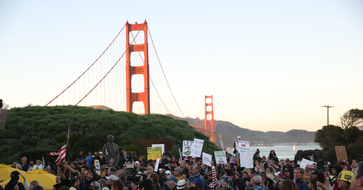 California Golden Gate Bridge Vaccine Mandate Protest | NTD