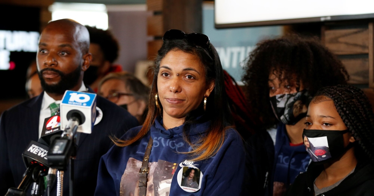 Murder Charge for Ohio Deputy in Casey Goodson Jr. Shooting | NTD