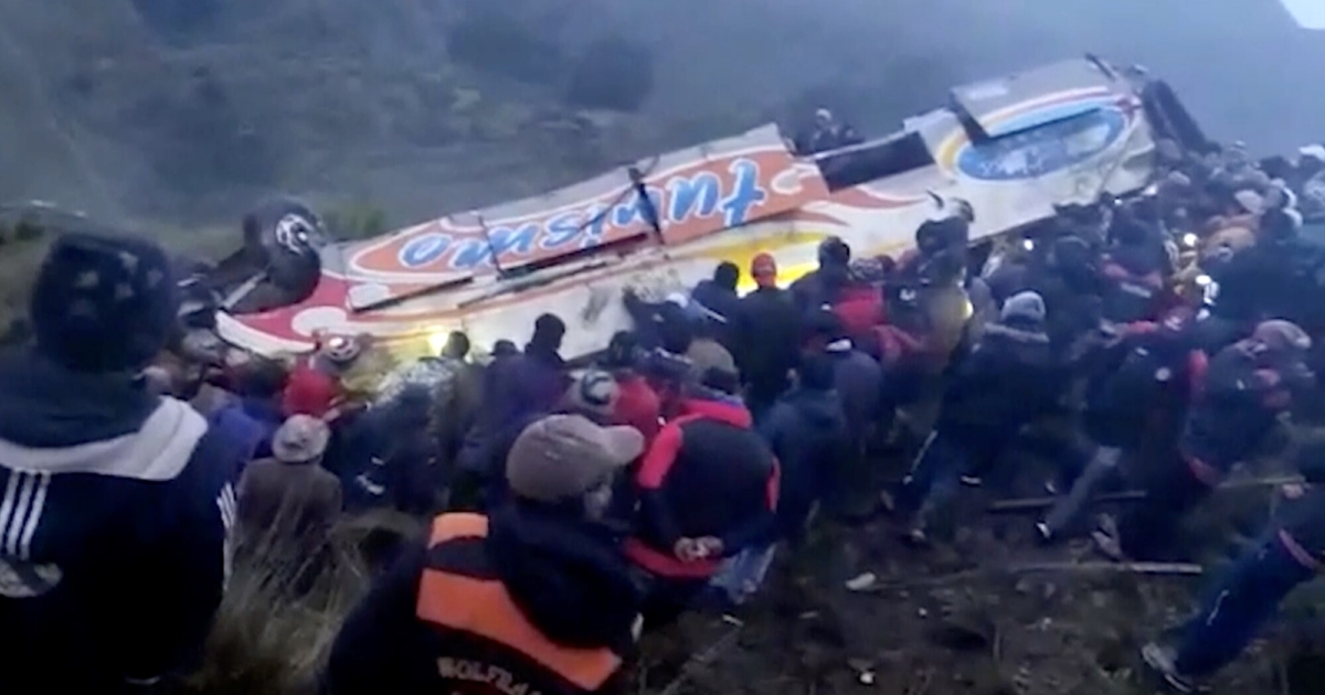 11 Killed in Bus Accident in Central Bolivia | NTD