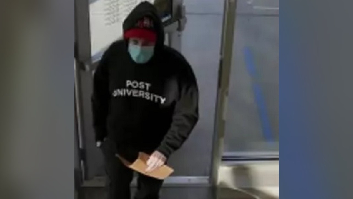 FBI Offering $10,000 for Help in Finding Serial Bank Robber Nicknamed ...