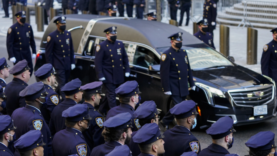 LIVE: Funeral Held for New York Police Officer Wilbert Mora | NTD