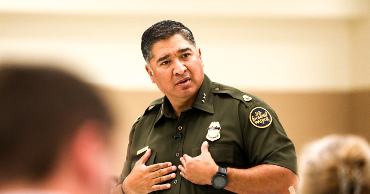 Outgoing Border Patrol Chief Calls For More Wall Construction | NTD