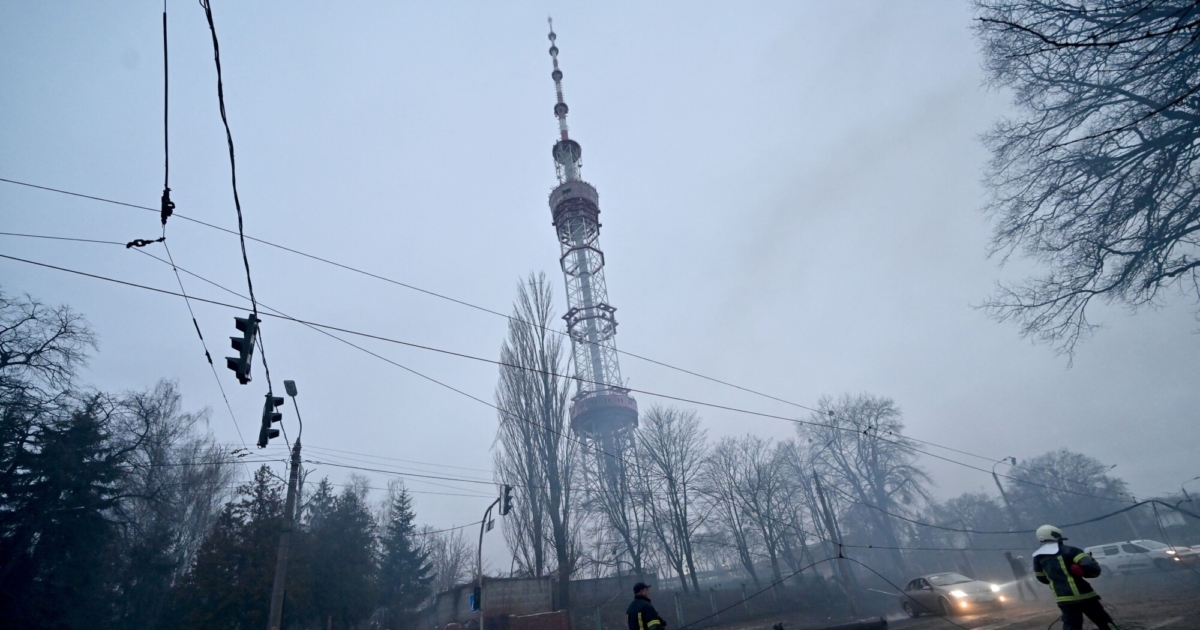 5 Dead After Kyiv Hit With Missiles Following Russian Evacuation ...