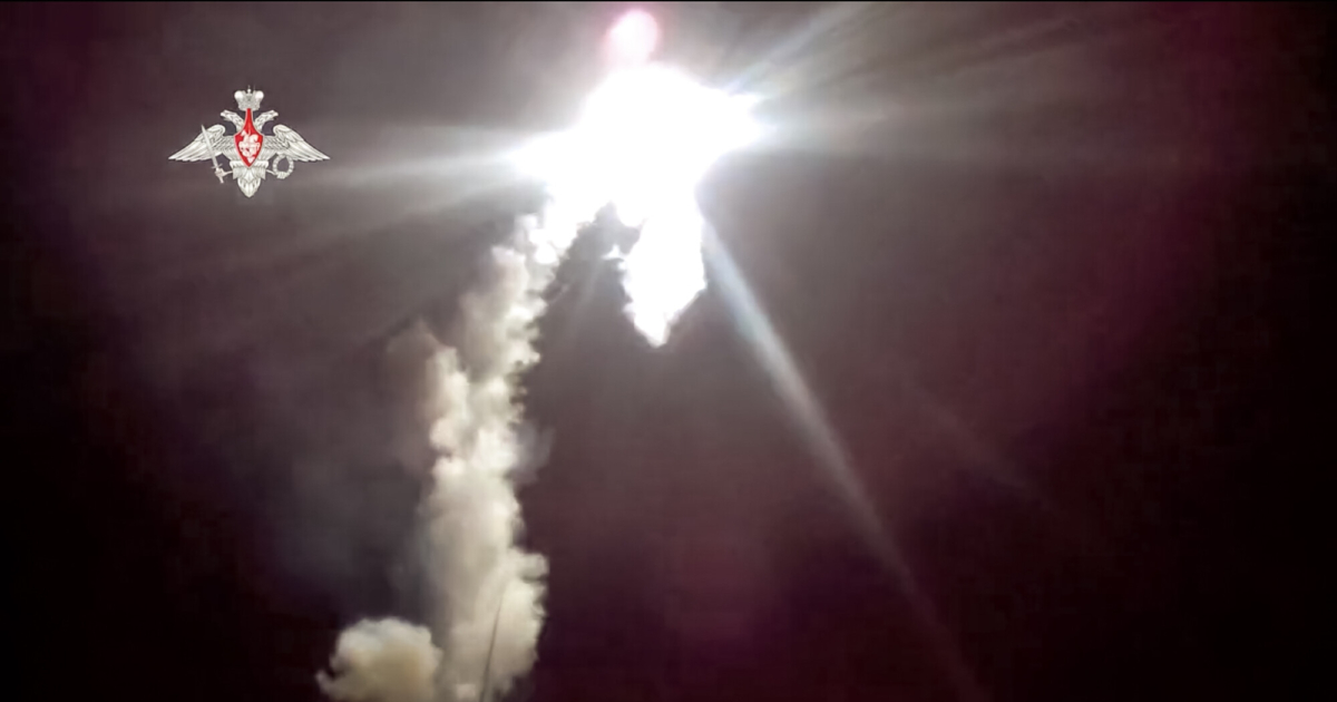 US Conducts Hypersonic Missile Test After Russia Used Similar Weapon | NTD