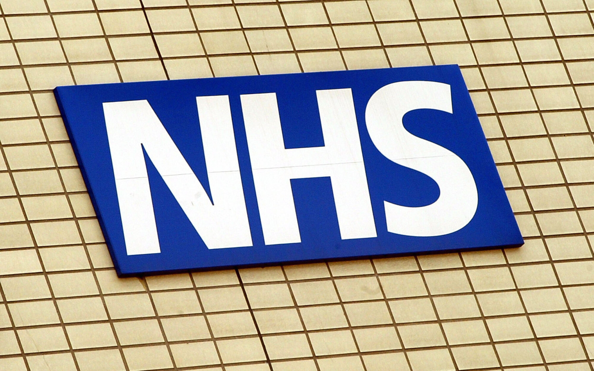 British Prime Minister Outlines 15-year Plan to Boost NHS Staff | NTD