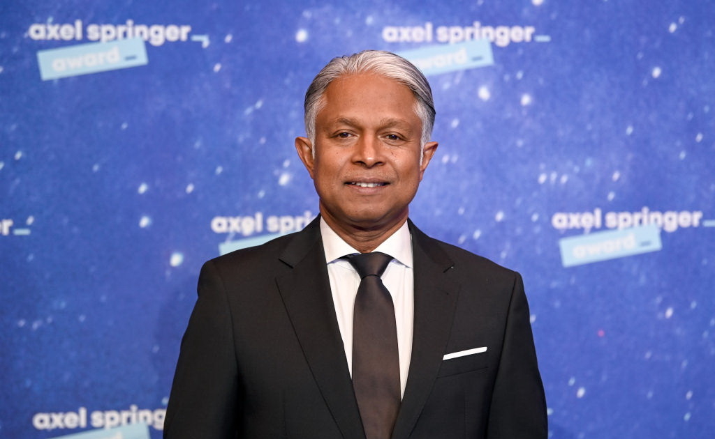 DWS CEO Resigns After Offices Raided | NTD