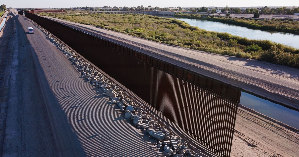 Border Patrol Chiefs Say Walls Would Improve Border Security | NTD