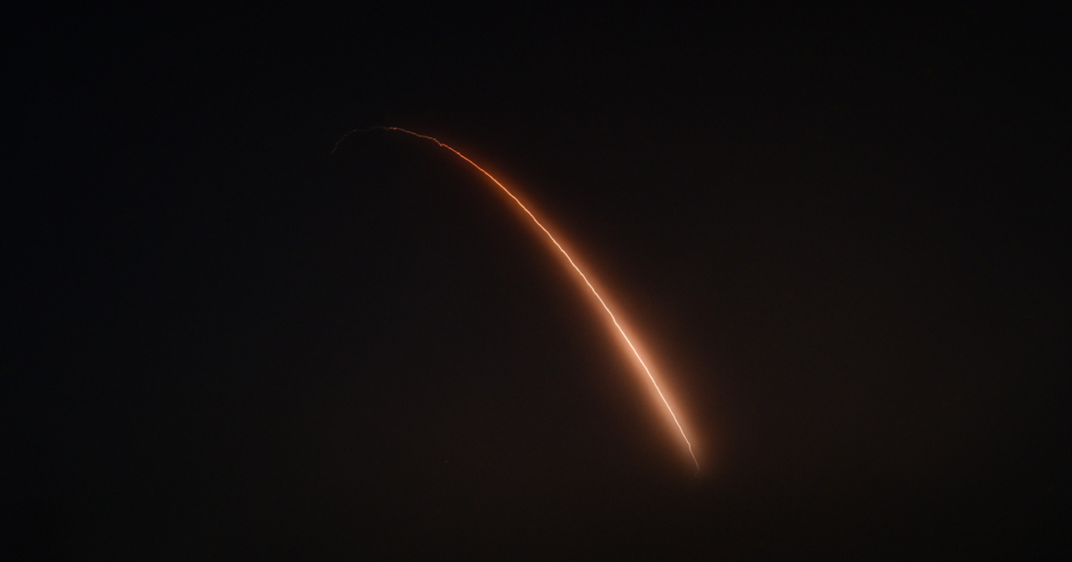 US Air Force Tests Nuclear-Capable Long-Range Missile | NTD