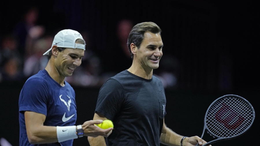 Federer's Final Match Comes in Doubles Alongside Rival Nadal | NTD