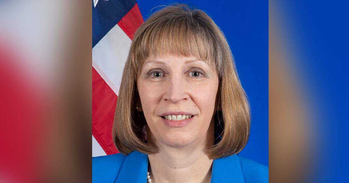 Biden to Nominate Career Diplomat Lynne Tracy as Ambassador to Russia | NTD