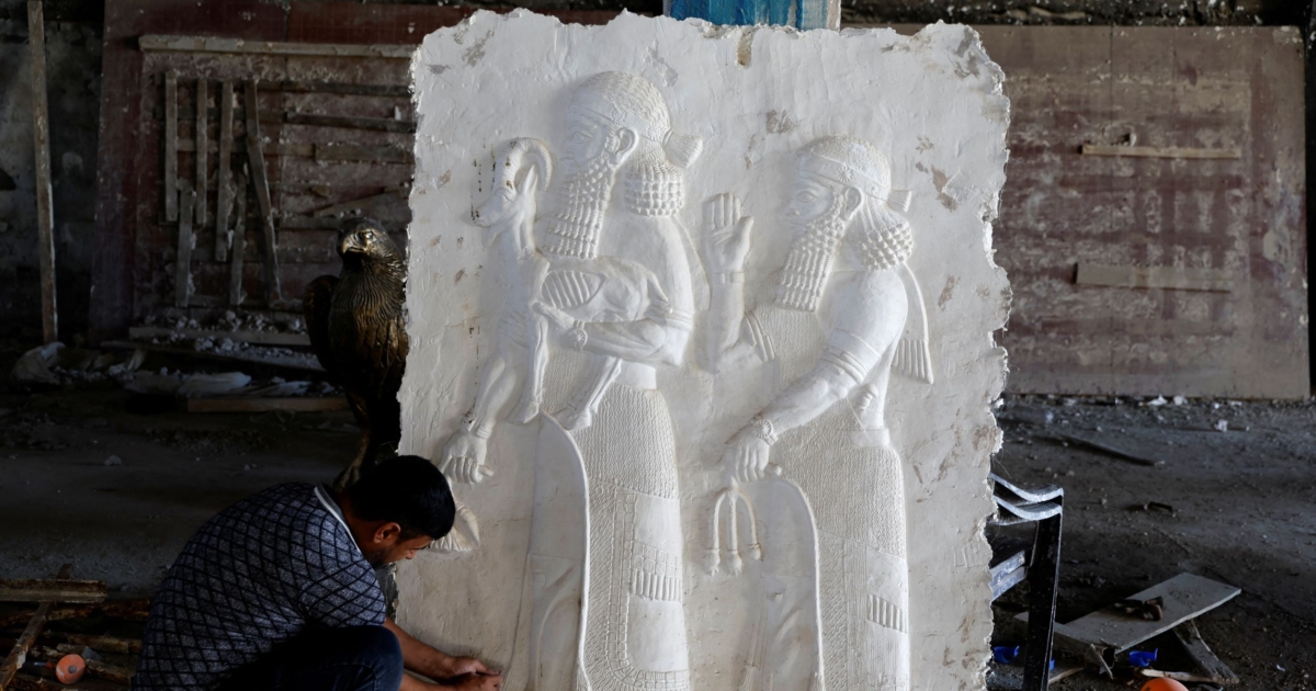 Mosul Sculptor ‘Recreates What Was Demolished’ on Murals Depicting Iraq ...