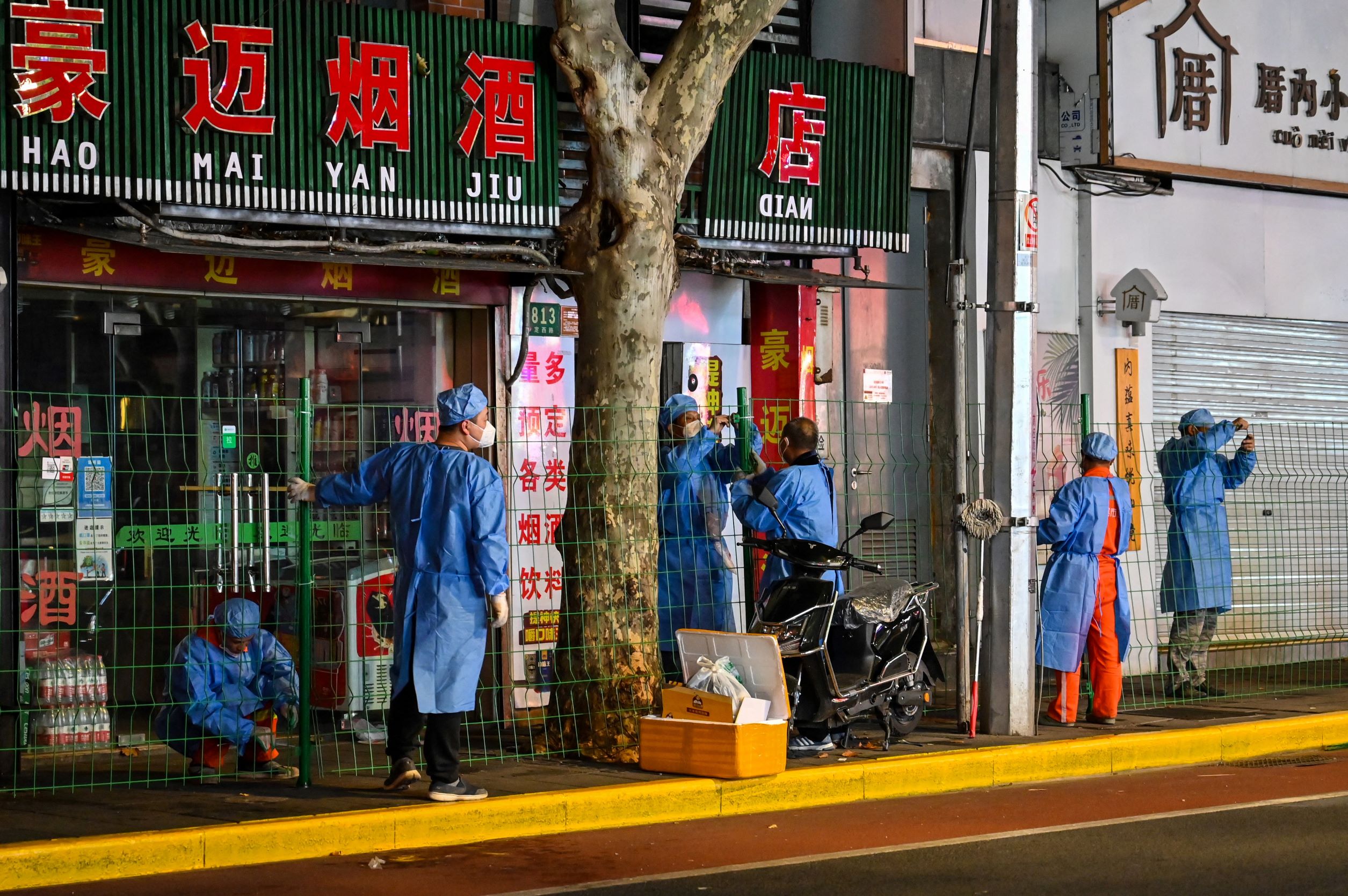 Anger Boils as Shanghai Residents Enter Another Lockdown Amid Reports ...