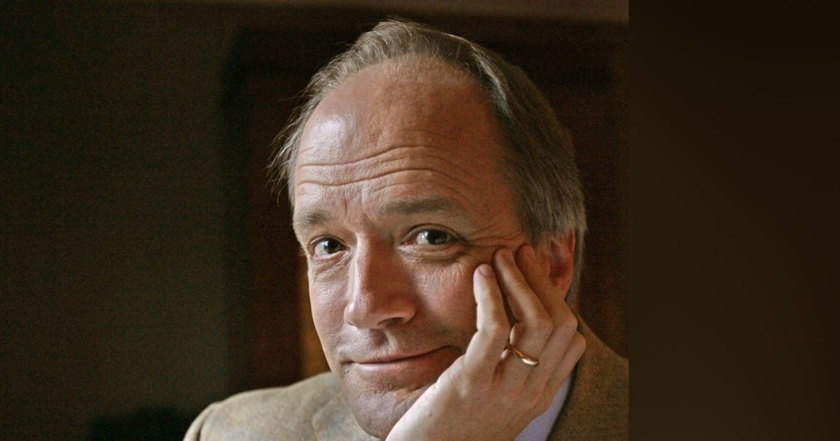 Oscar, Tony-Nominated Writer-Director Douglas McGrath Dies | NTD