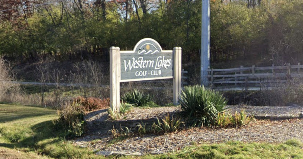 3 People, 56 Dogs Survive US Emergency Landing | NTD