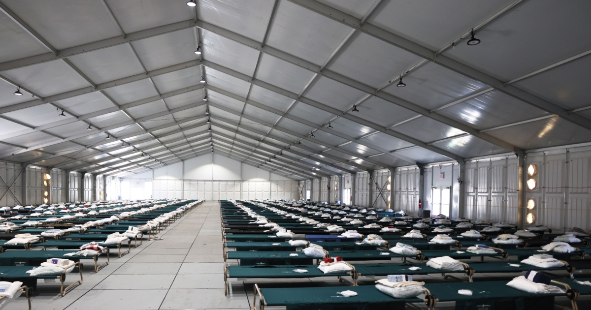 New York Opens Another Hotel for Bused-In Illegal Immigrants | NTD