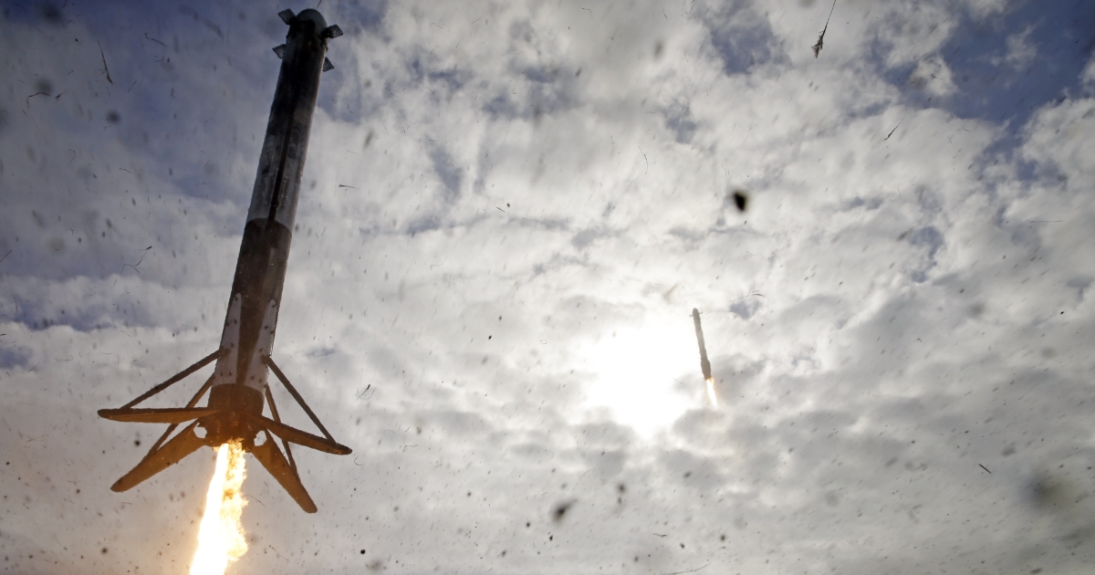 Spacexs Falcon Heavy Rocket Worlds Most Powerful Rocket Launches