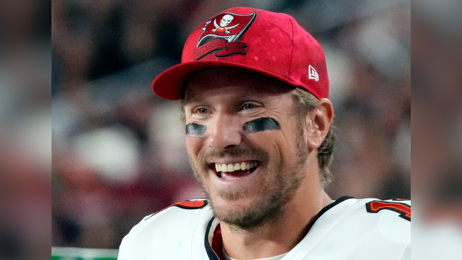 Bucs’ Gabbert, Brothers Rescue People in Tampa Chopper Crash | NTD