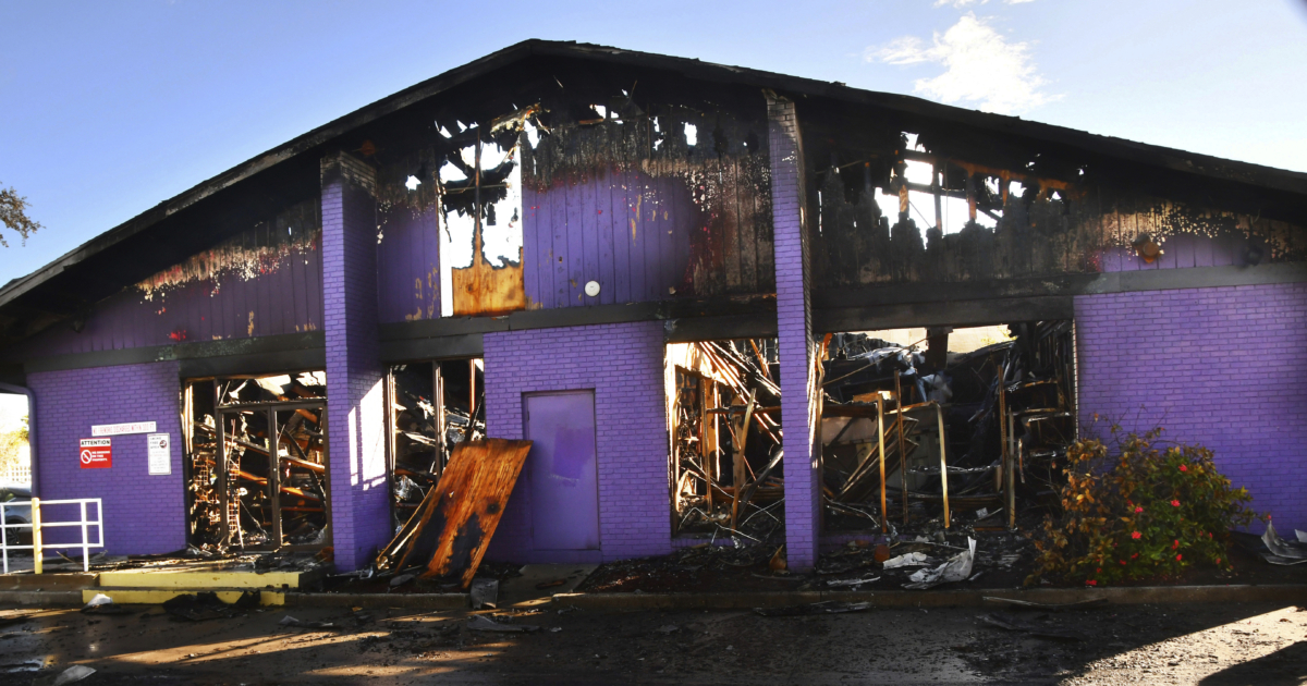 SUV Crashes Into Florida Fireworks Store, Sparking Huge Fire | NTD
