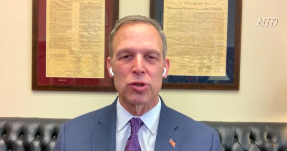 Fears Spending Bill May Worsen Inflation | NTD