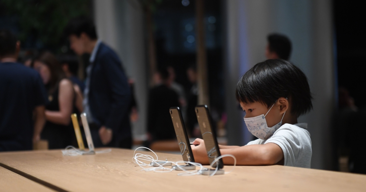 Giving Your Child a Screen May Hinder Emotional Regulation, Study Says ...