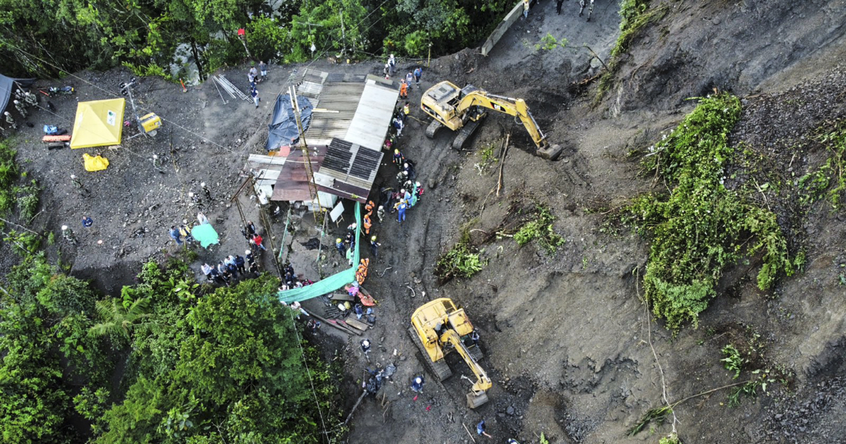 Landslide Buries Bus in Colombia, at Least 27 Dead: President Petro | NTD