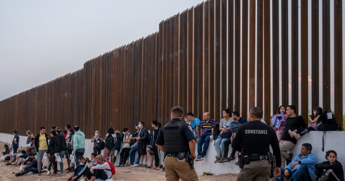 Over 900 Percent Spike in Chinese Migrants at US Border | NTD