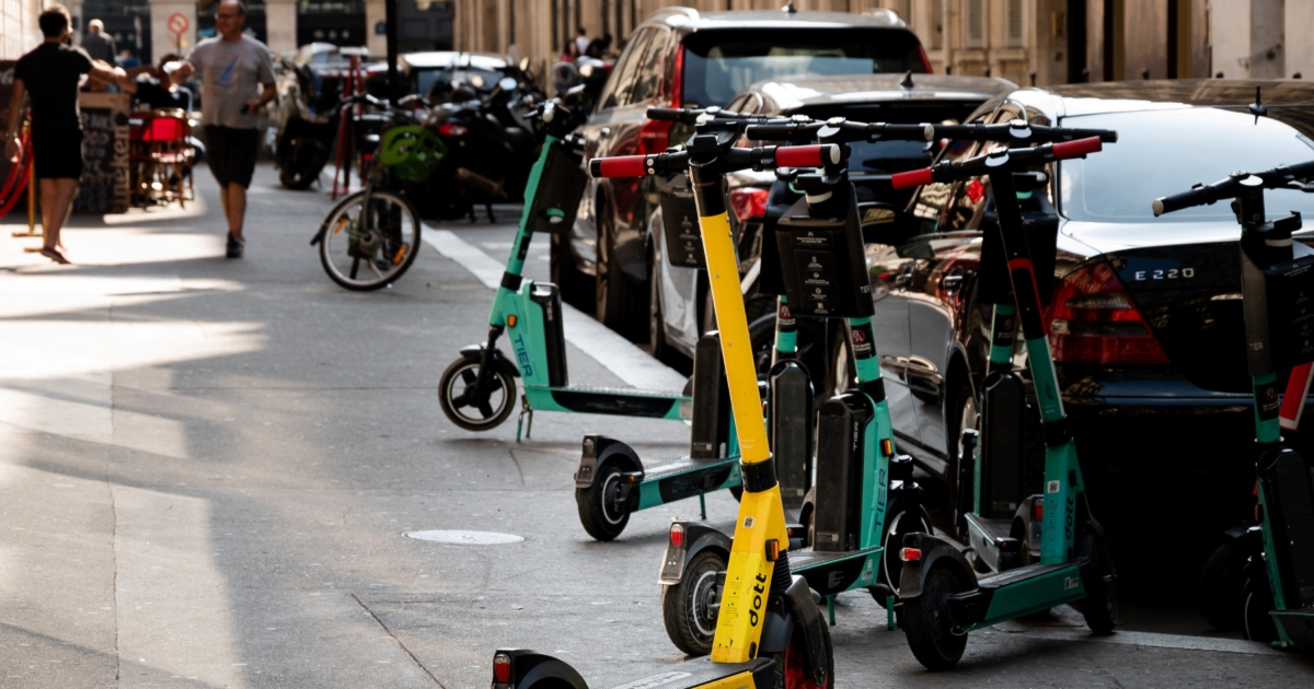 Residents to Vote on Electric Scooter Ban in Paris | NTD