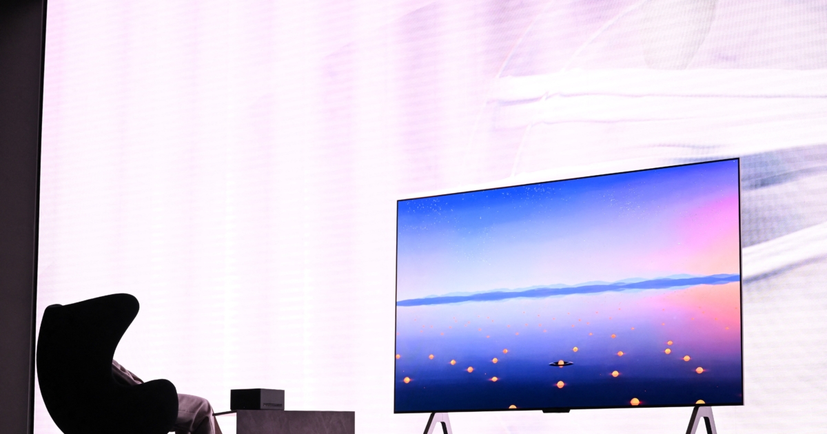 LG Tech Transmits 4K Video to TV Wirelessly | NTD