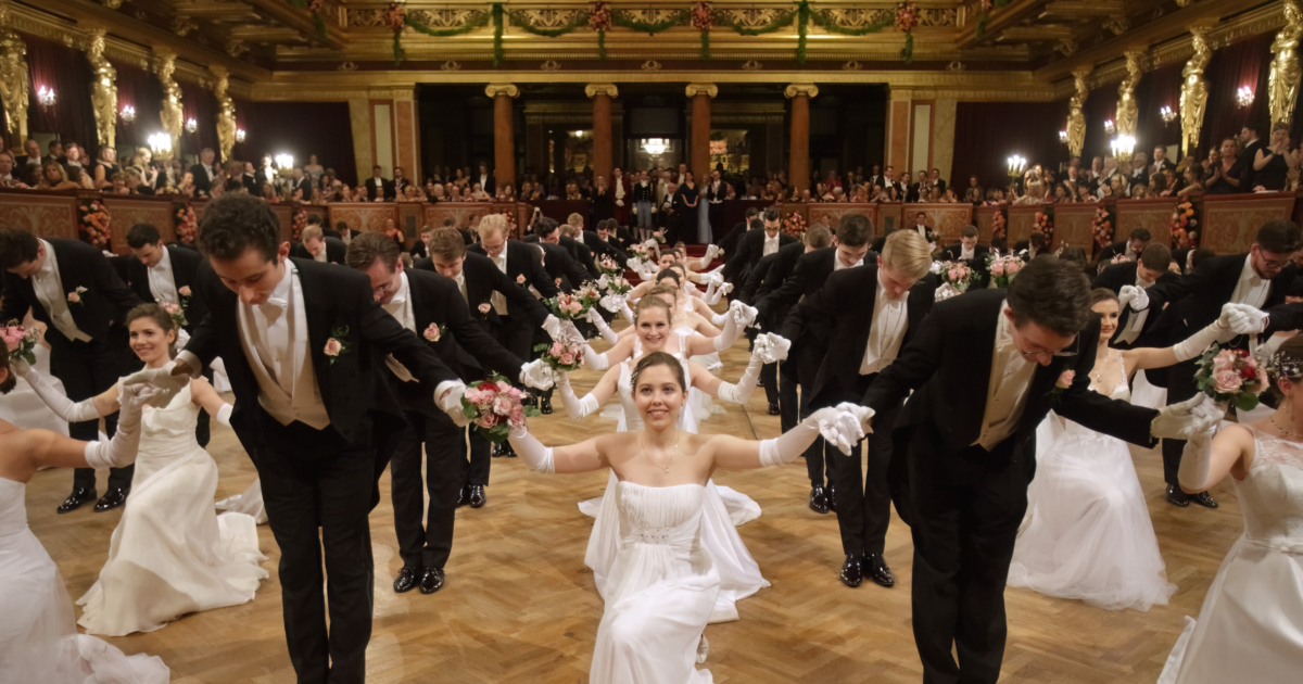 Viennese Ball Season Returns Post Pandemic | NTD