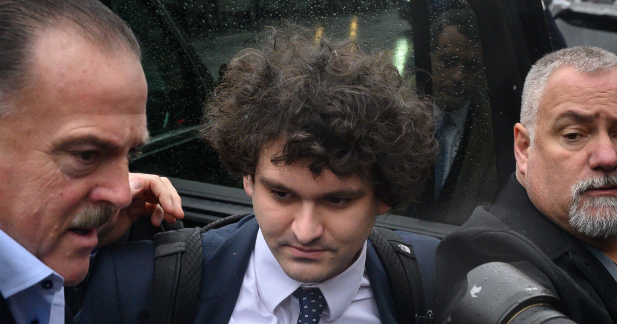 FTX’s Sam Bankman-Fried Enters Plea in Federal Fraud Case | NTD