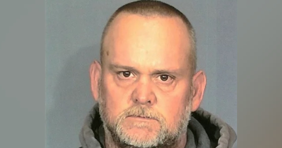 Report: Indiana Man Arrested After Young Child Seen With Gun | NTD