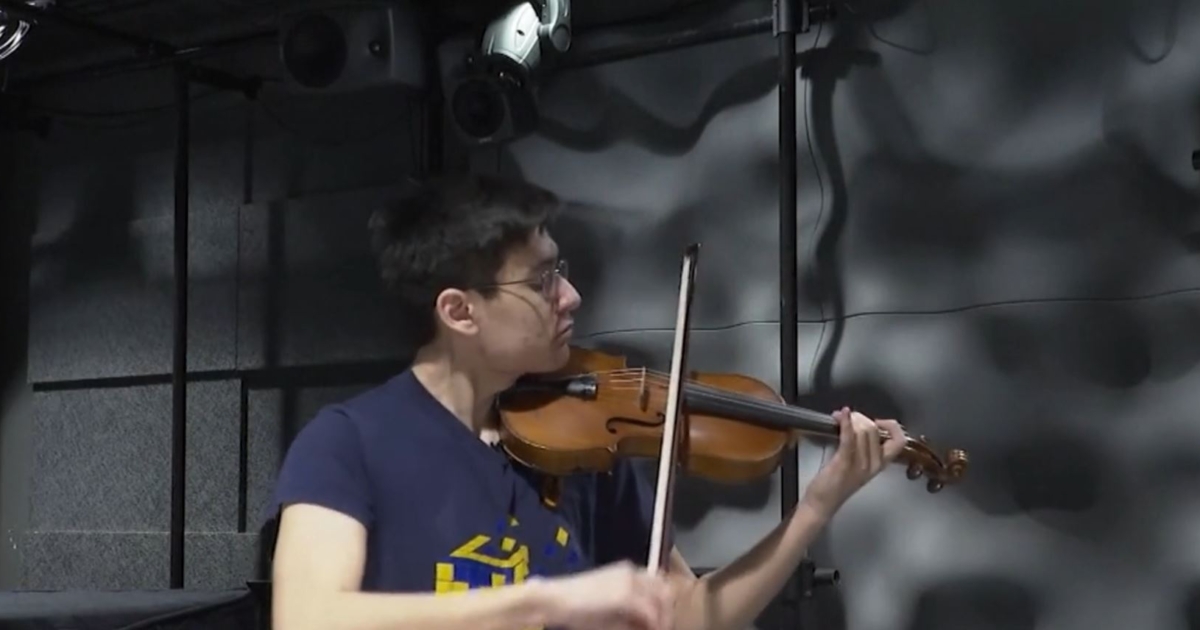 Champion Says Rubik’s Cube and Violin Go Hand in Hand | NTD