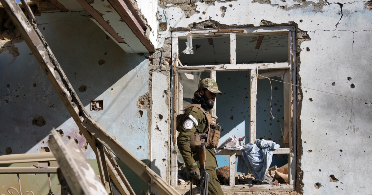 Afghan Taliban Kill 8 in Raids of ISIS Hideouts in Afghanistan | NTD