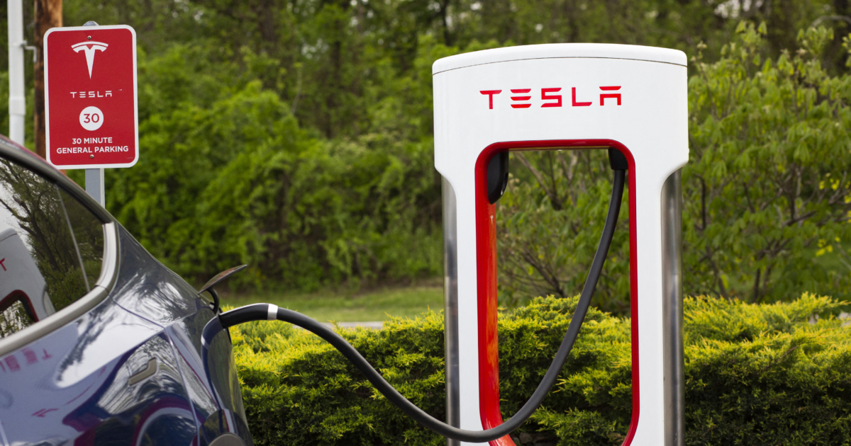 California Firefighters Use 6,000 Gallons of Water to Put Out Tesla ...