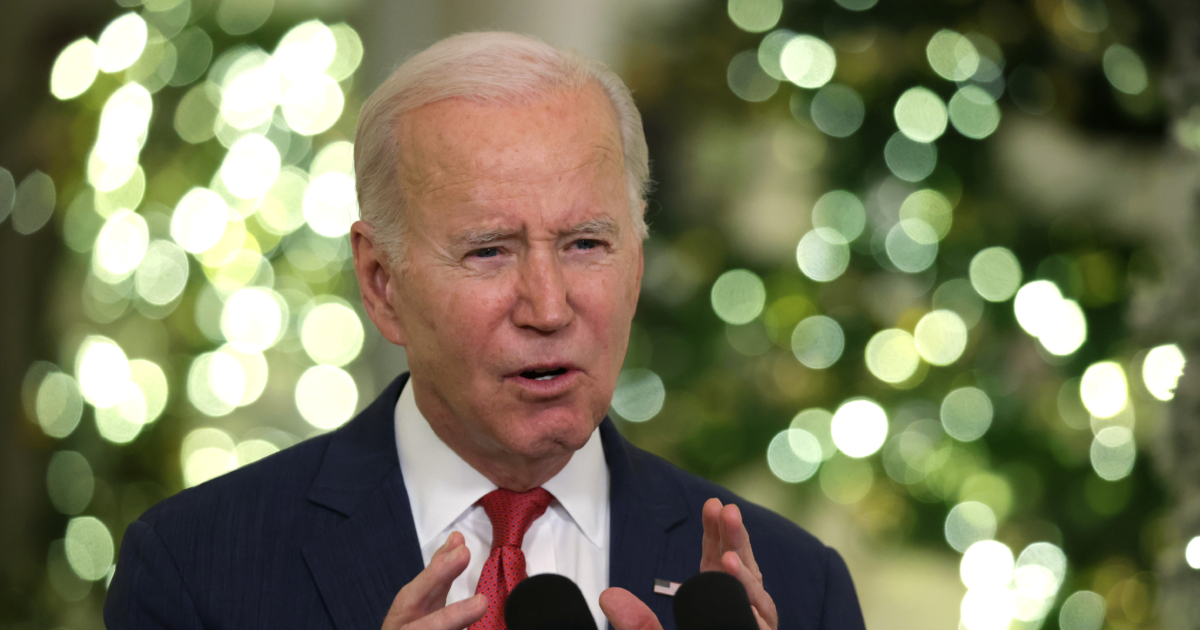 Biden Greets NBA’s Golden State Warriors at White House | NTD