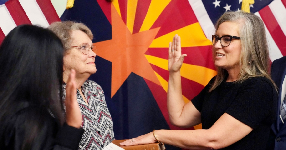 Katie Hobbs Takes Oath of Office as Arizona Governor | NTD