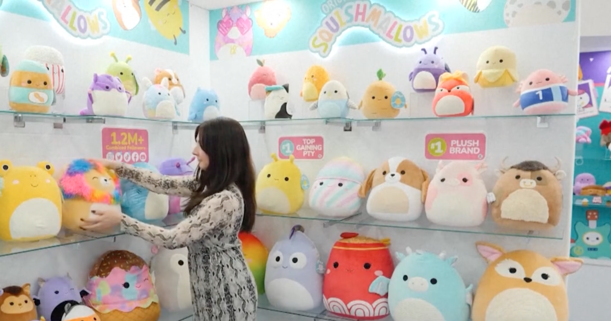 UK Plush Toy Boom in Tough Economic Times | NTD