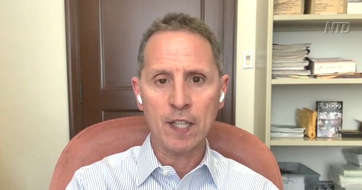 Analyst: Fed May Overdo Rate Hikes | NTD