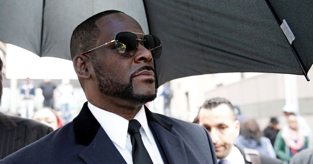 R. Kelly Avoids Lengthy Add-On to 30-year Prison Sentence | NTD