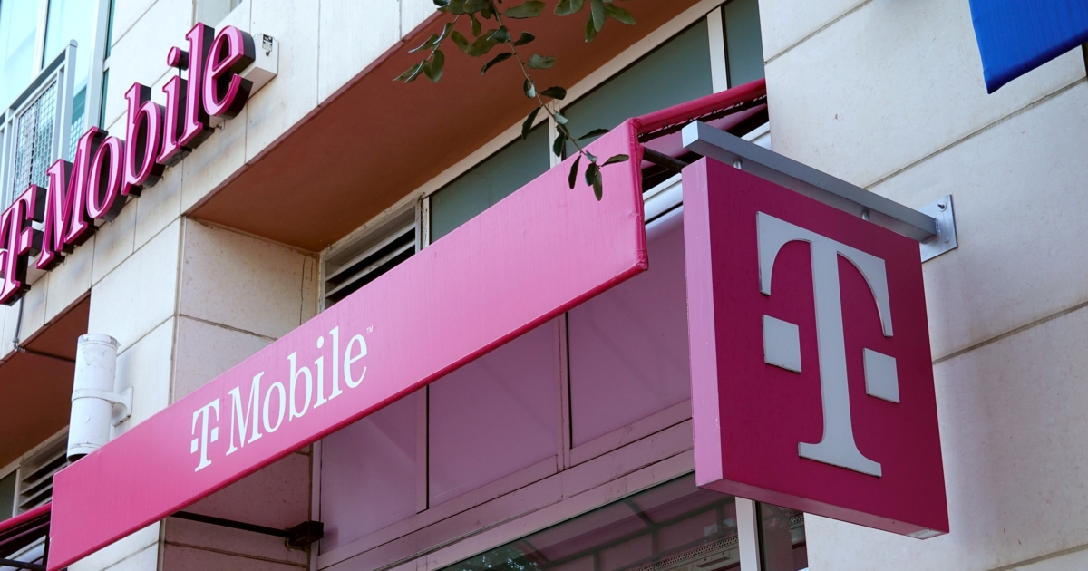 T-Mobile Faces Nationwide Outage Following Verizon Disruption Hours ...
