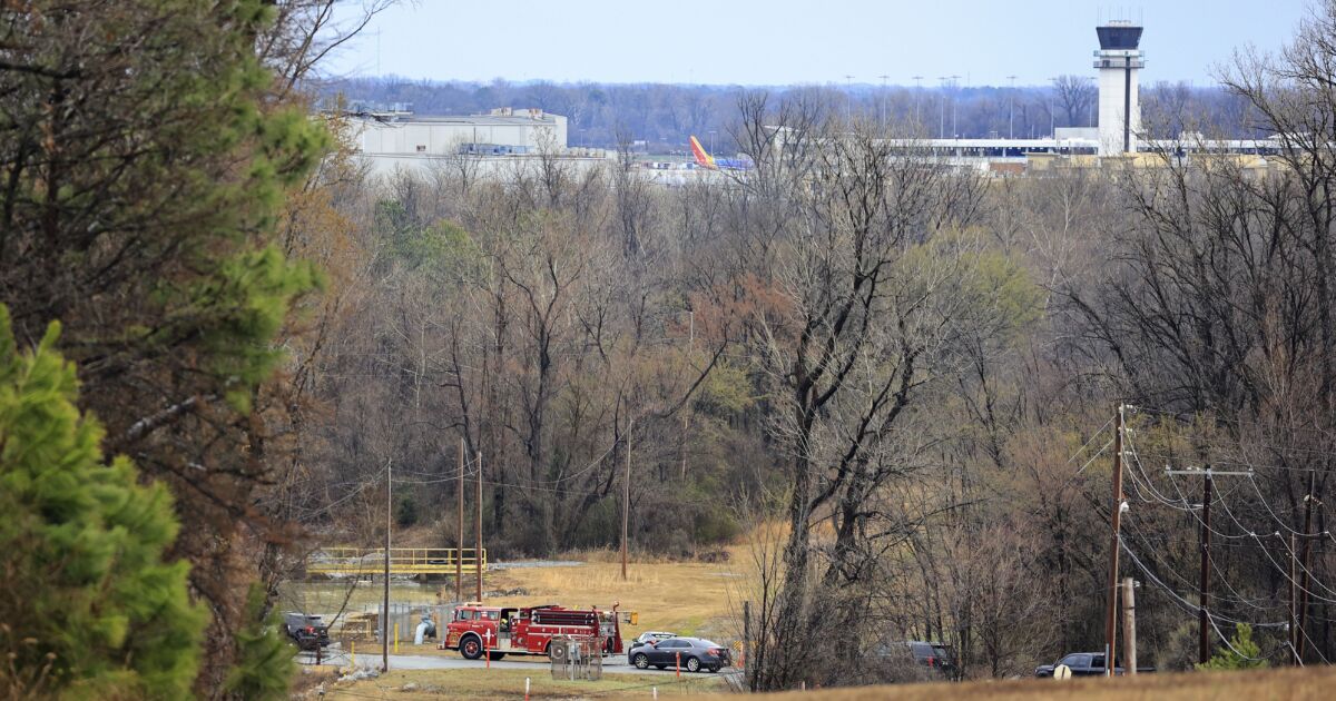 5 Die in Small Airplane Crash in Little Rock | NTD